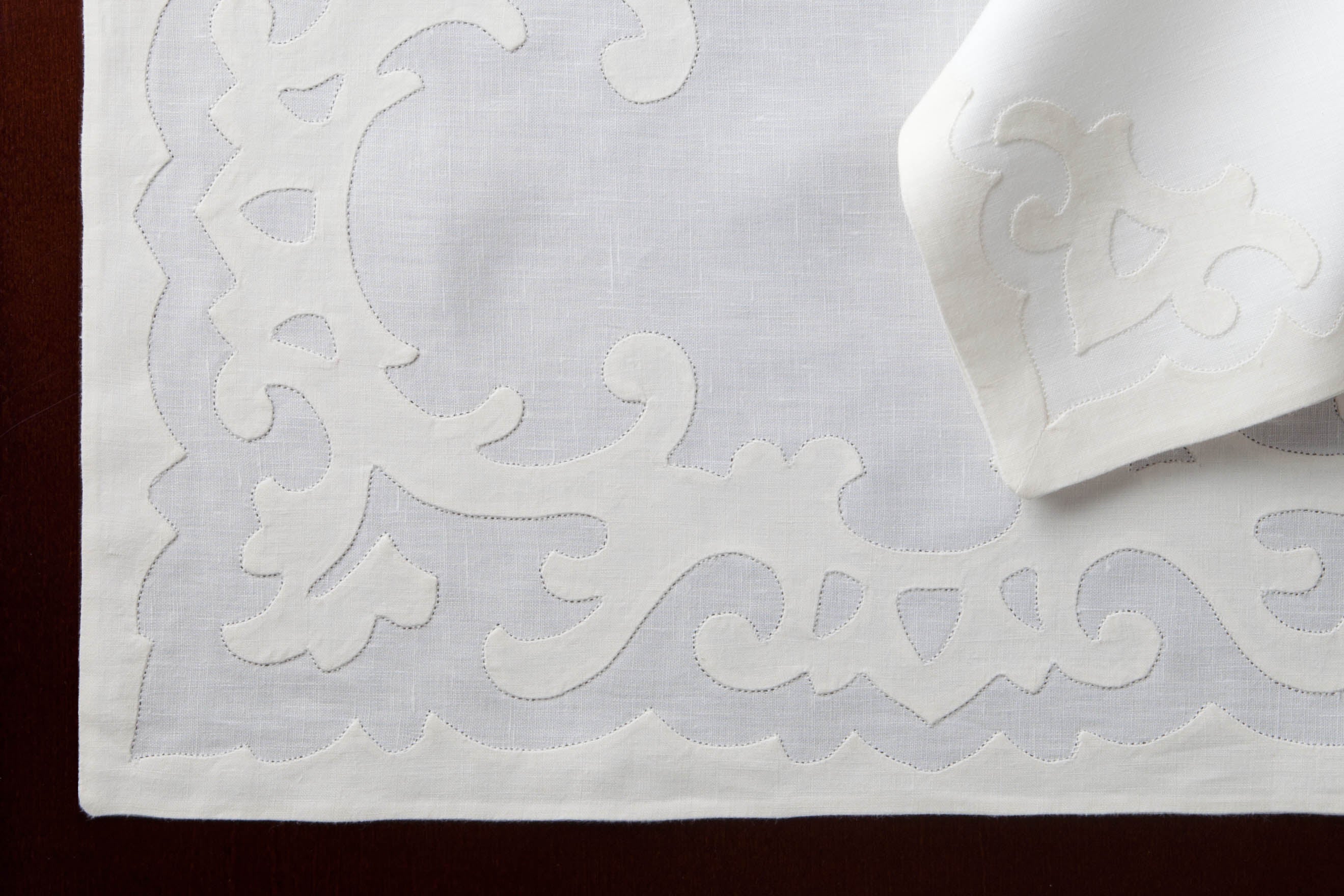 APPLIQUE SCROLL – E.Braun & Co. New York